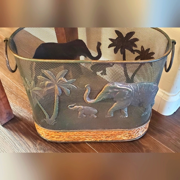 Accents | Elephant Magazine Rack | Poshmark